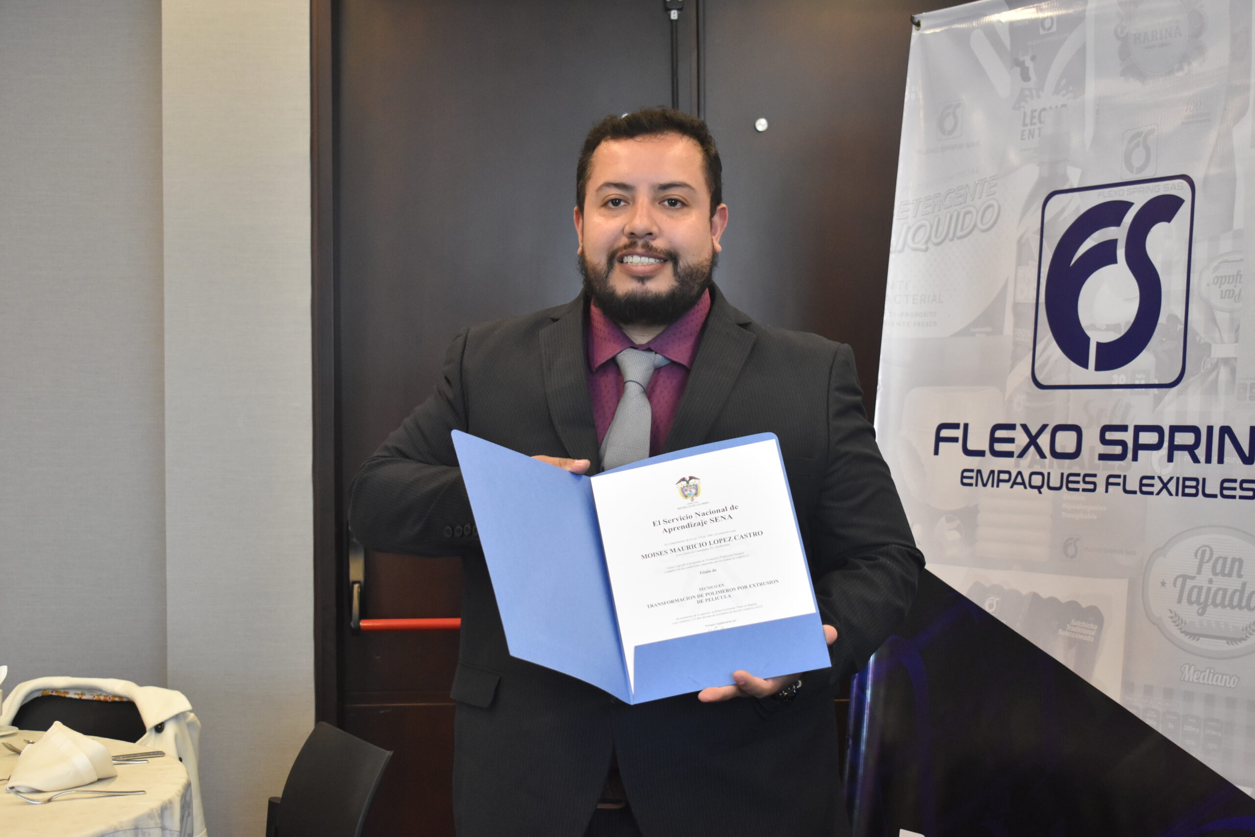 Flexo Spring celebra la graduación de 15 técnicos en transformación de polímeros por extrusión ...