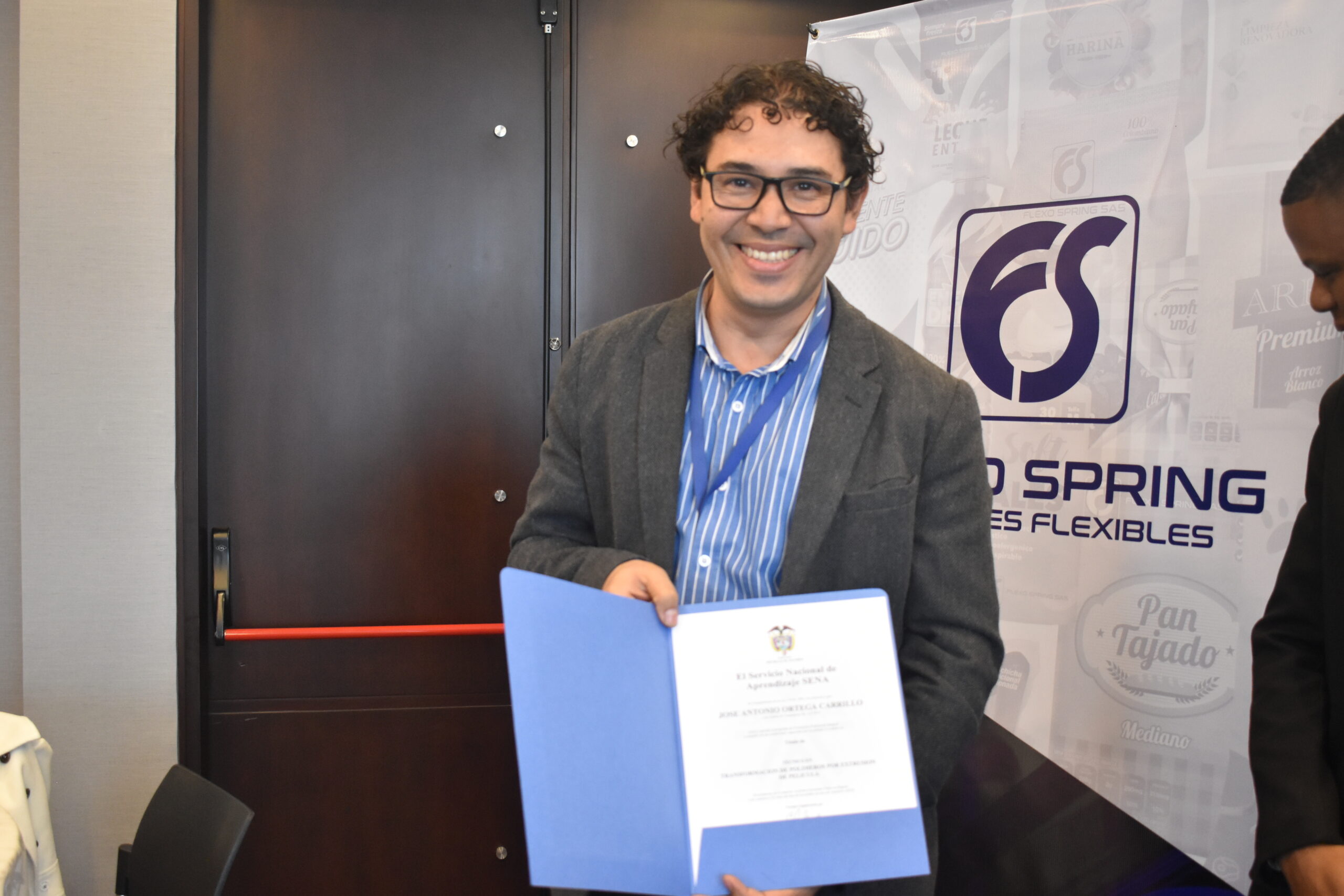 Flexo Spring celebra la graduación de 15 técnicos en transformación de ...